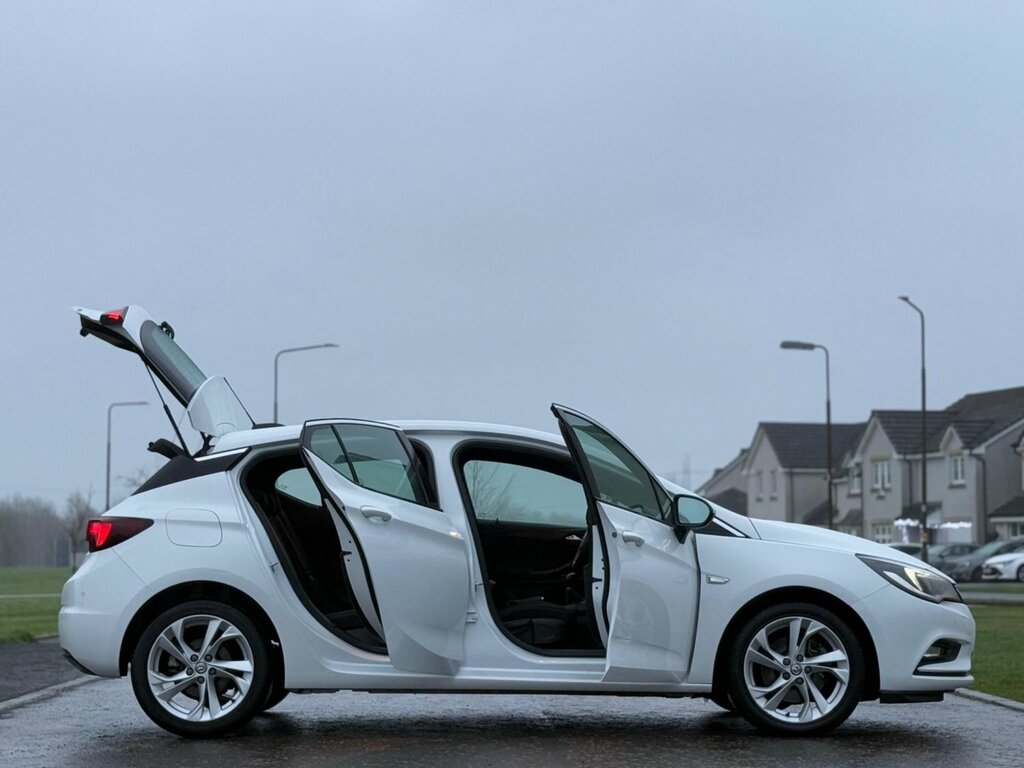 Used 2016 Vauxhall Astra DIESEL HATCHBACK 1.6 DESIGN CDTI ECOFLEX S/S ...