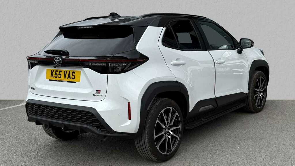 Used 2024 Toyota Yaris Cross BT73WRX 1.5 VVT-h Icon E-CVT Euro 6 (s/s) 5dr on Finance in ...